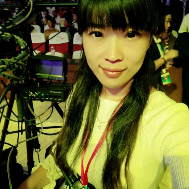 信婷,洗发水_大山谷图库